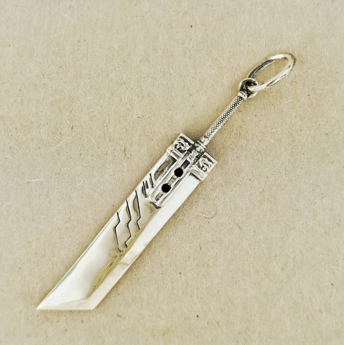 Final Fantasy 7 Buster Sword Pendant – Le Dragon Argenté
