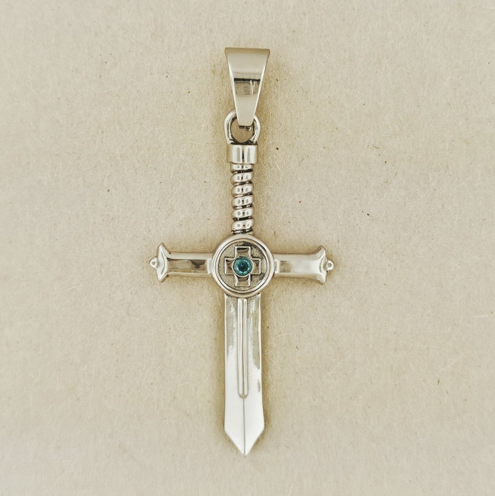 Grey Fullbuster Sword Pendant – Le Dragon Argenté