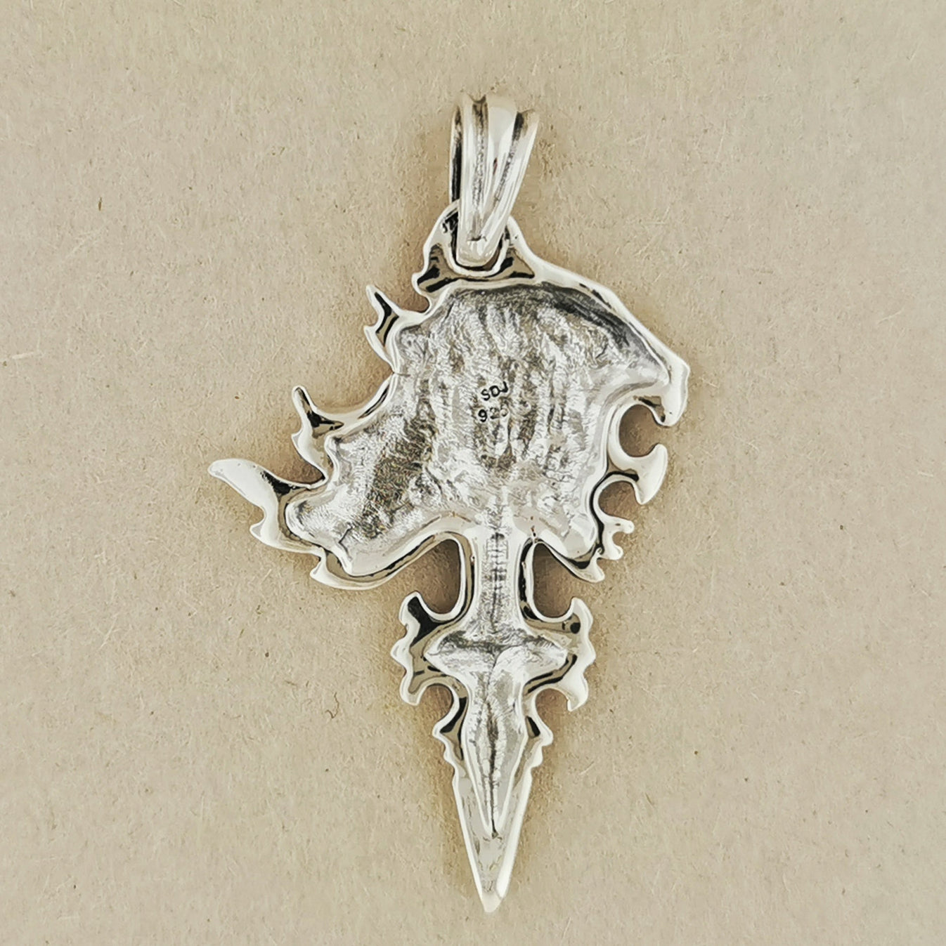 Medium Final Fantasy 8 Squall Griever Pendant – Le Dragon Argenté